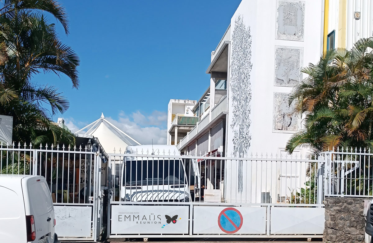 NOS ESPACES - Emmaüs Reunion - Collecte d'objets à domicile | Saint ...