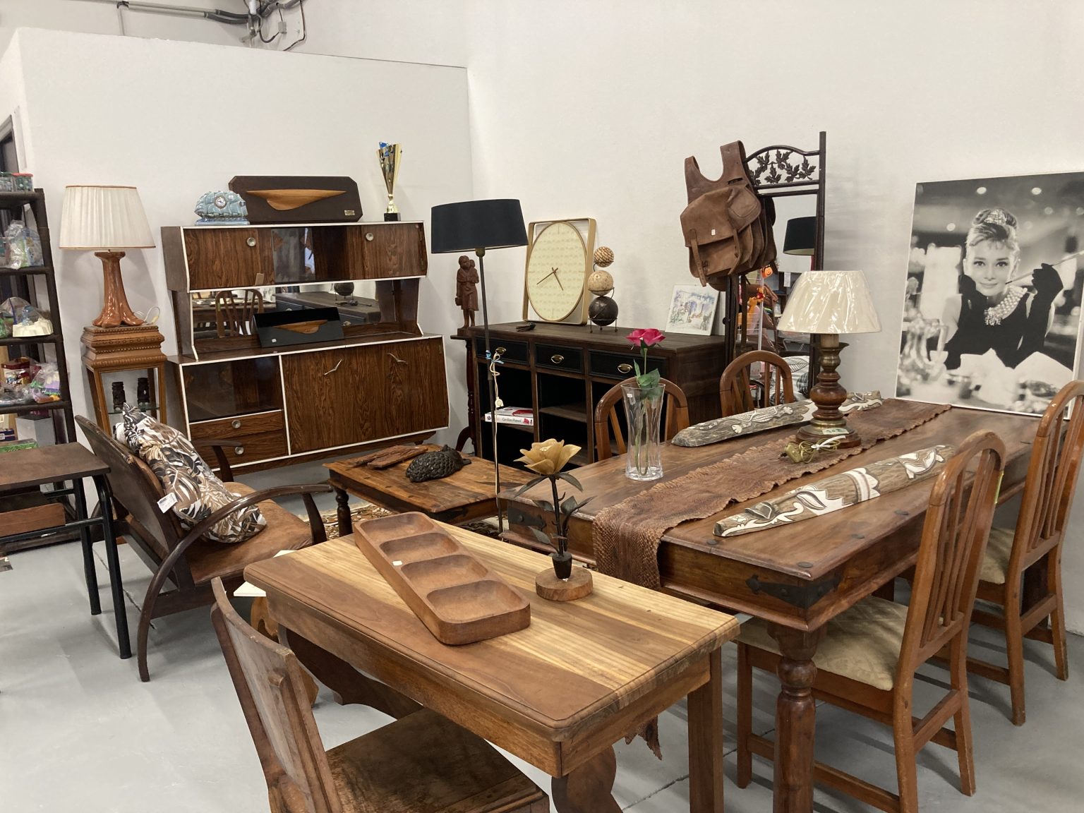 NOS ESPACES - Emmaüs Reunion - Collecte d'objets à domicile | Saint ...